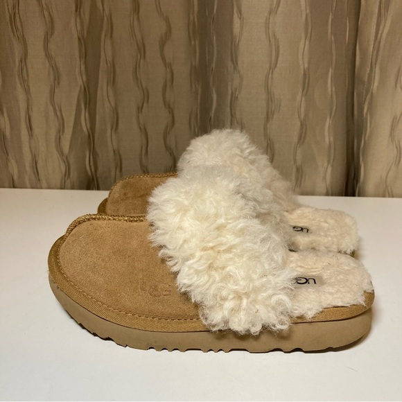 UGG | Shoes | Ugg Moraene Kids Youth Girls 3 Chestnut Tan Sheepskin ...